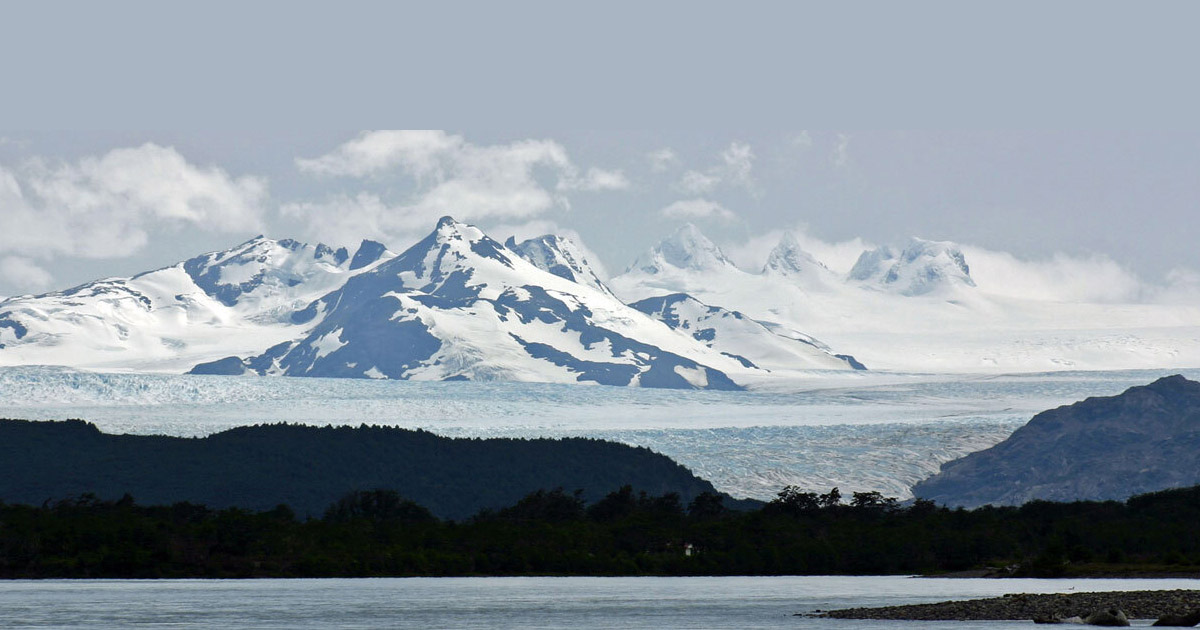 Pasajes y vuelos baratos a Balmaceda, Coyhaique | LATAM Airlines