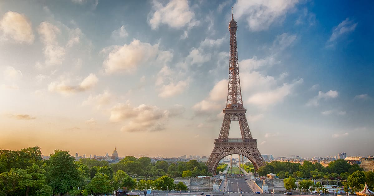Pasajes y vuelos baratos a París | LATAM Airlines