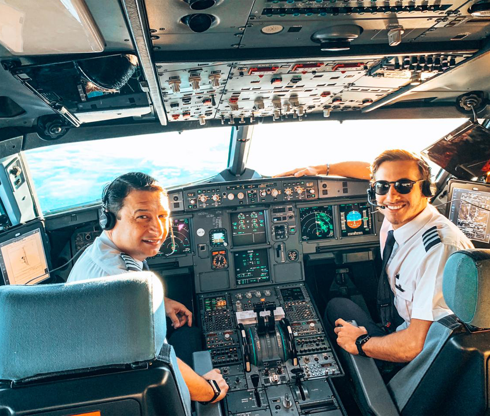 Father and son are pilots: flying is the legacy