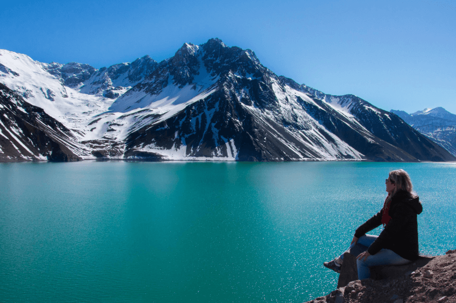 El mejor plan en Santiago para disfrutar de la nieve y el vino | LATAM ...